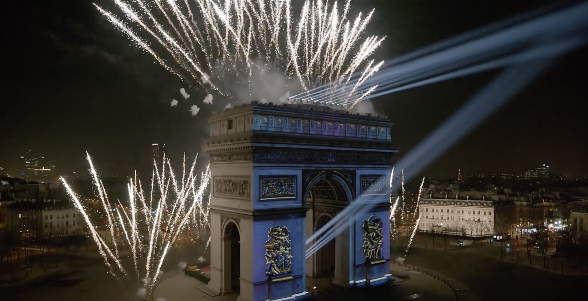 Réveillon 2020 : un drone en live Place de l’Étoile ! | Skunati